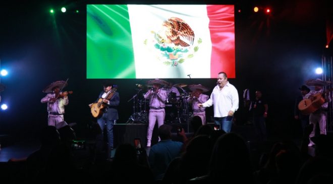 Grupo Bronco cabalga con paso firme